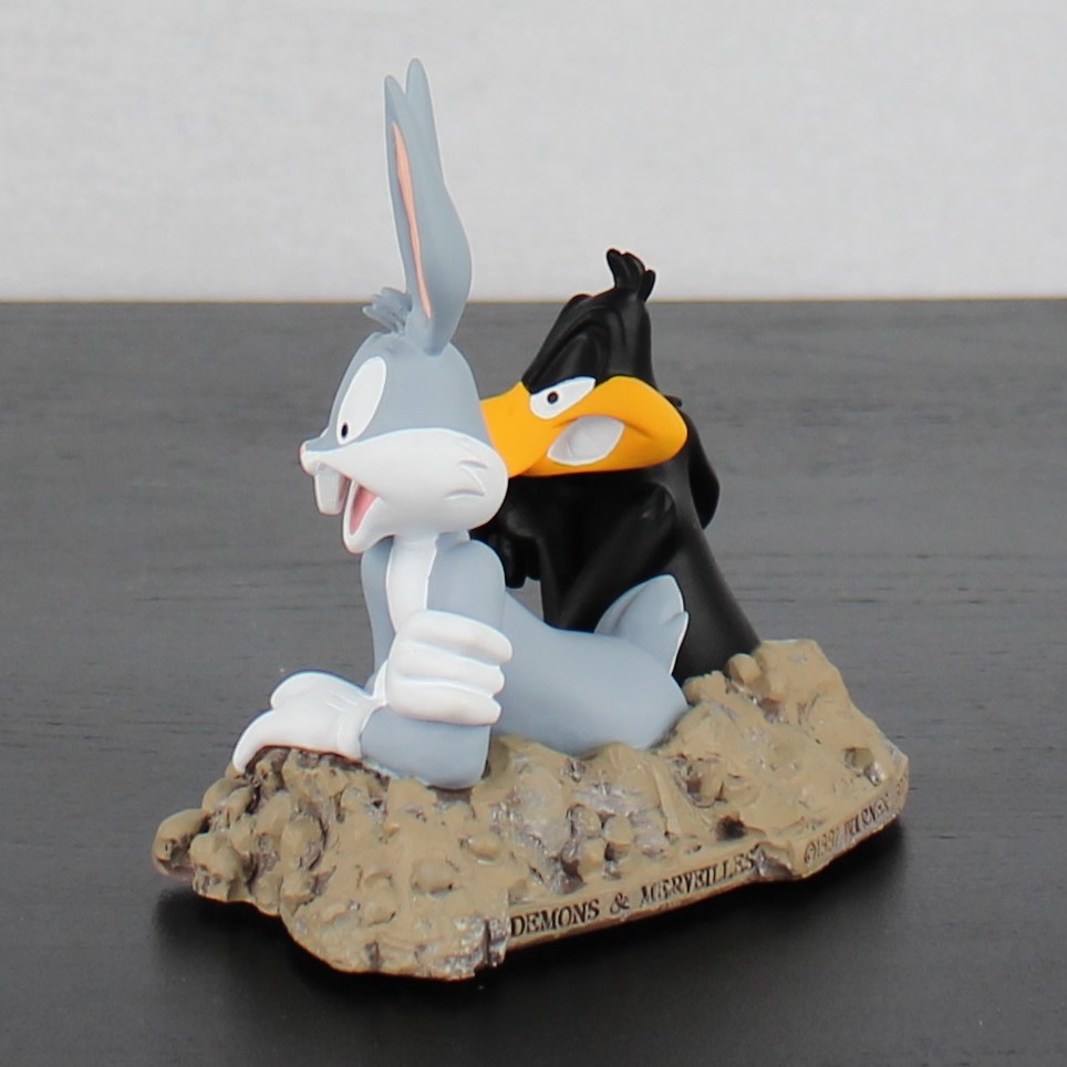 Bugs Bunny with Daffy Duck figurine - Demons & Merveilles