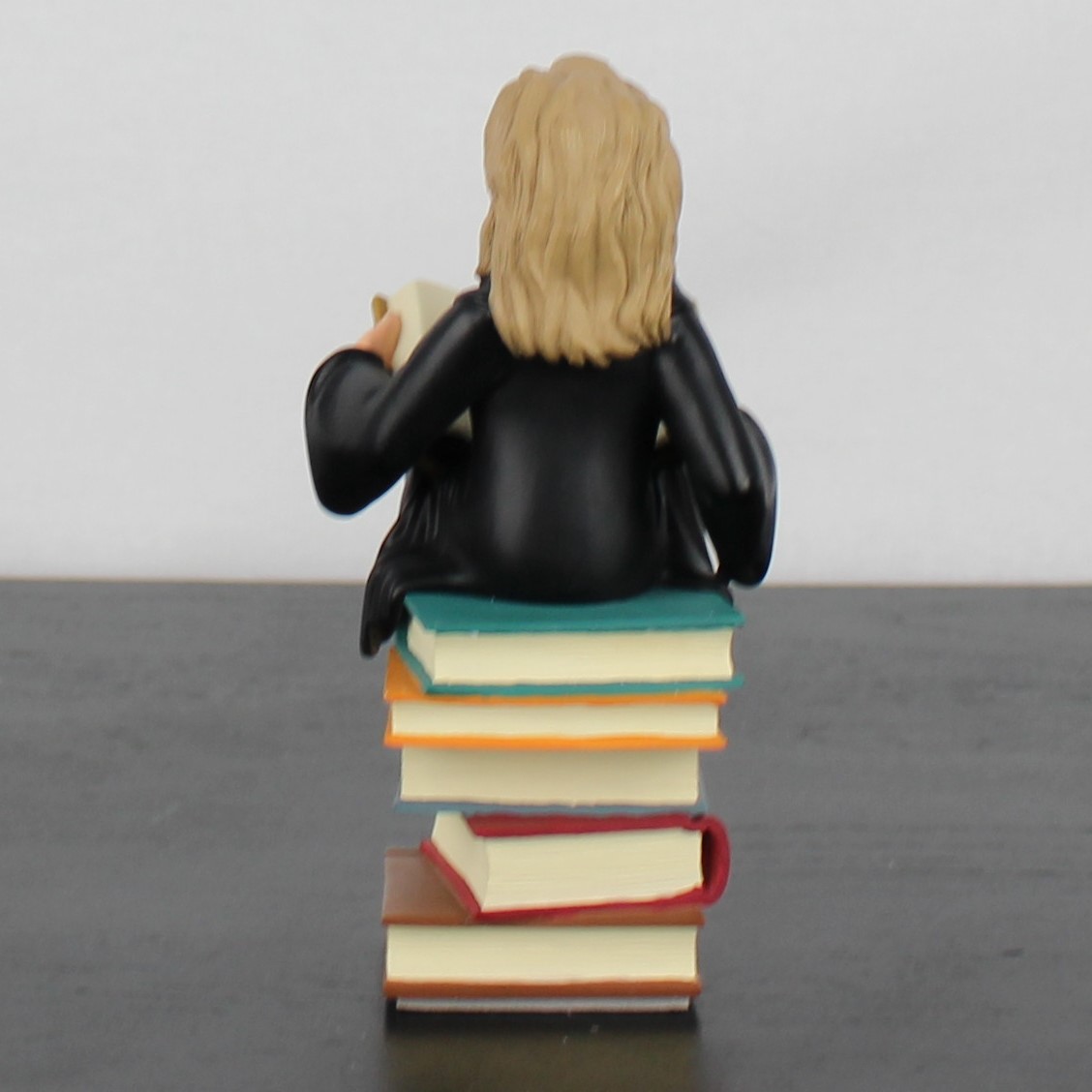 Hermione Granger statue - Reading - Demons et Merveilles